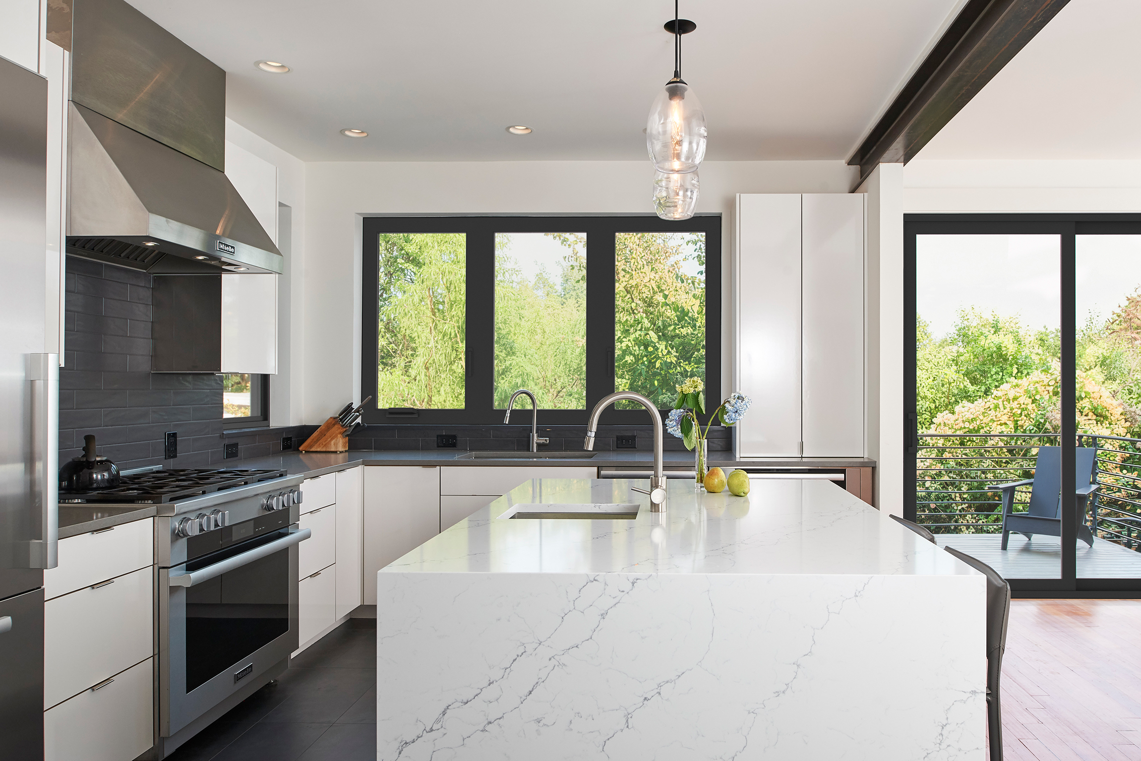 MILGARD launches C700 Series fiberglass windows and patio doors | LBM ...
